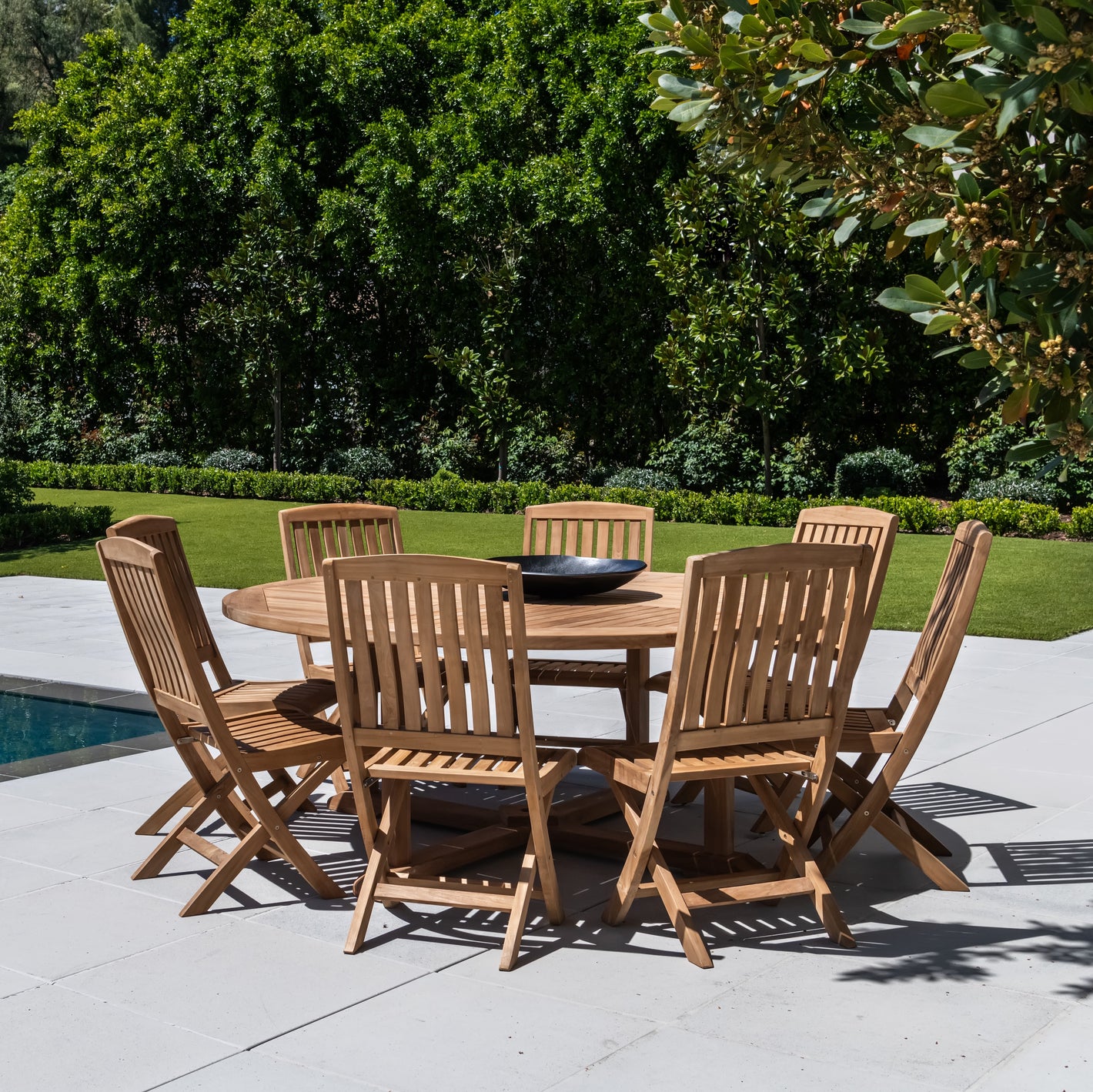 Round Teak Pedestal Table | Elegant Outdoor Dining | Teak Warehouse